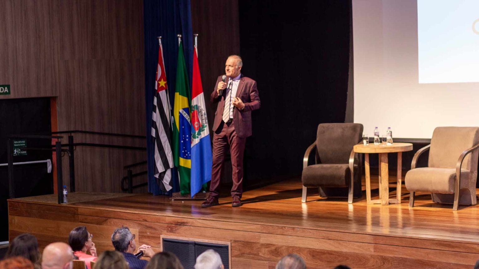 Com pesquisador entre os mais influentes do mundo, UniFAJ e UniMAX ...